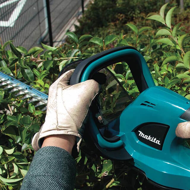 Makita DUH523z 18v 52cm Hedge Trimmer, Body Only - AOne Tools & Fixings ...